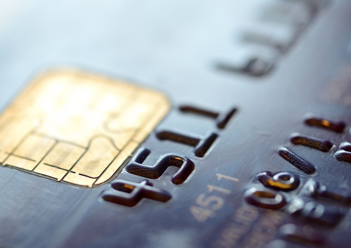 Mexicans Fed Up With Banks Burn Credit Cards in Street Protest