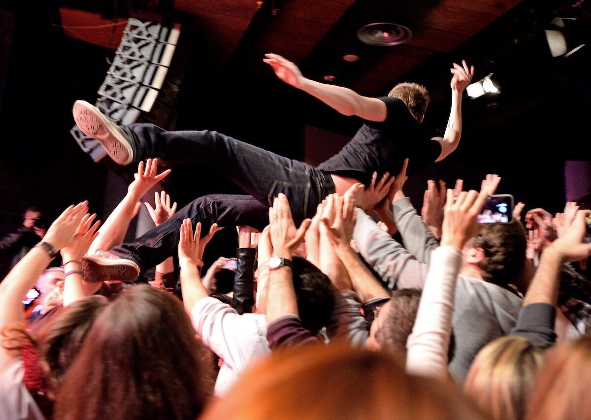 6 Tips for Safe Moshing in Dangerous Places
