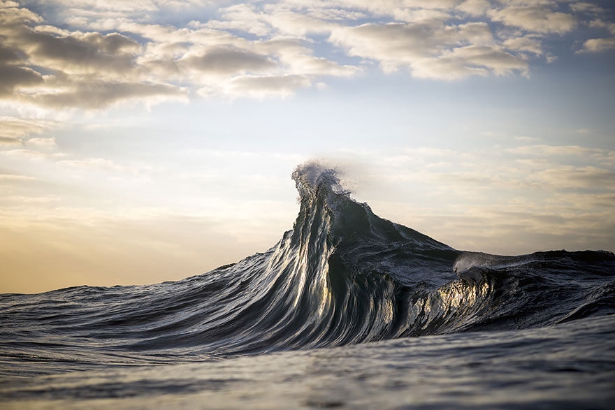 Check Out This Incredibly Hypnotic Video of Never-Ending Waves
