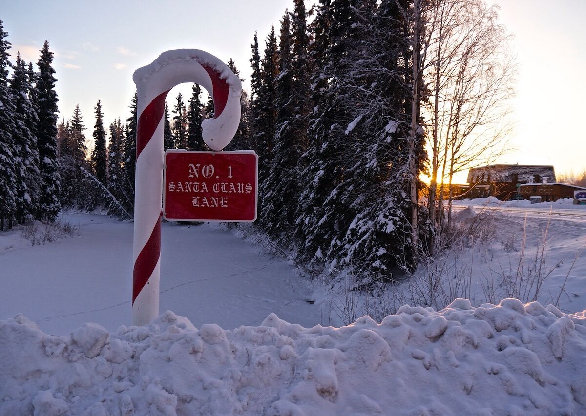 8 Signs You Grew Up Celebrating the Holidays in Alaska