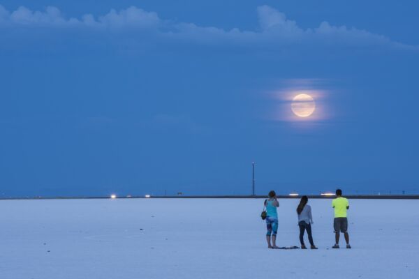 The Supermoon This Monday Will Be the Biggest in Almost 70 Years
