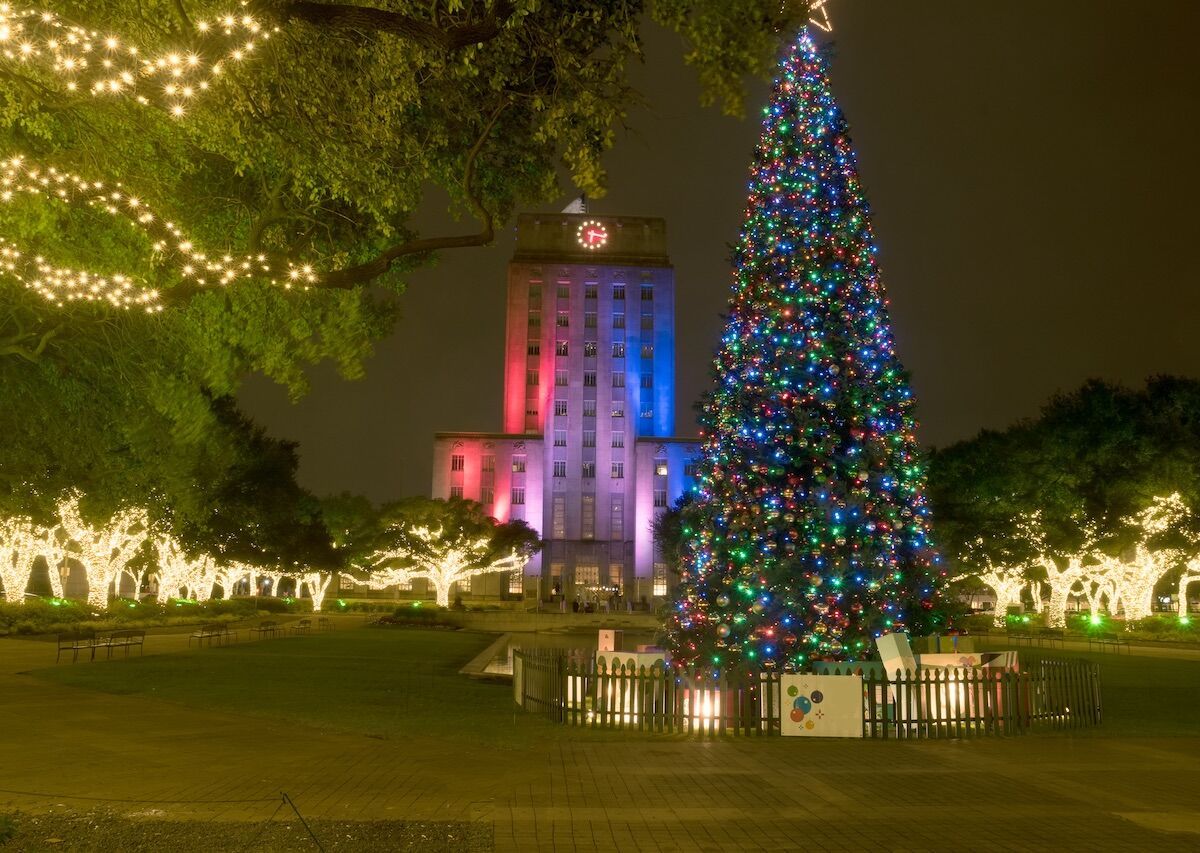 8 Signs You Grew Up Celebrating the Holidays in Texas
