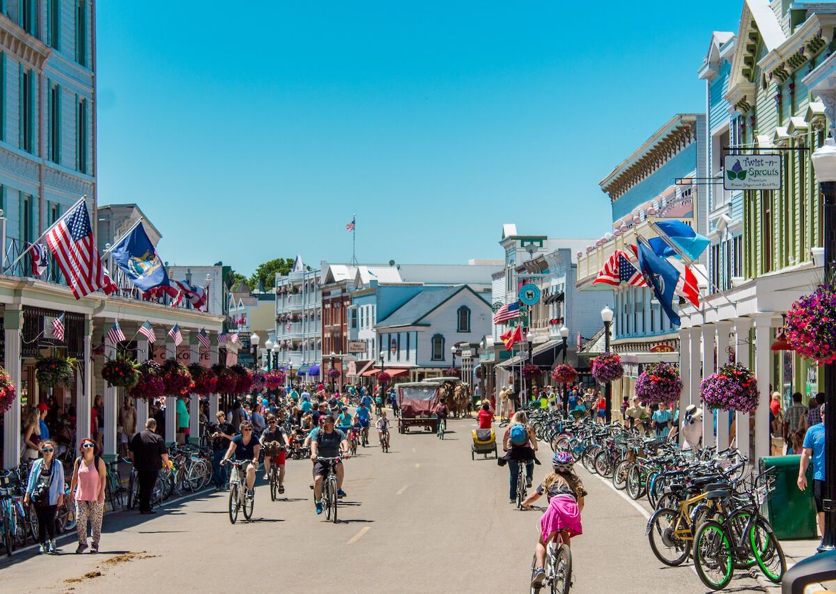 13 Memories You Have if You Grew Up in Michigan