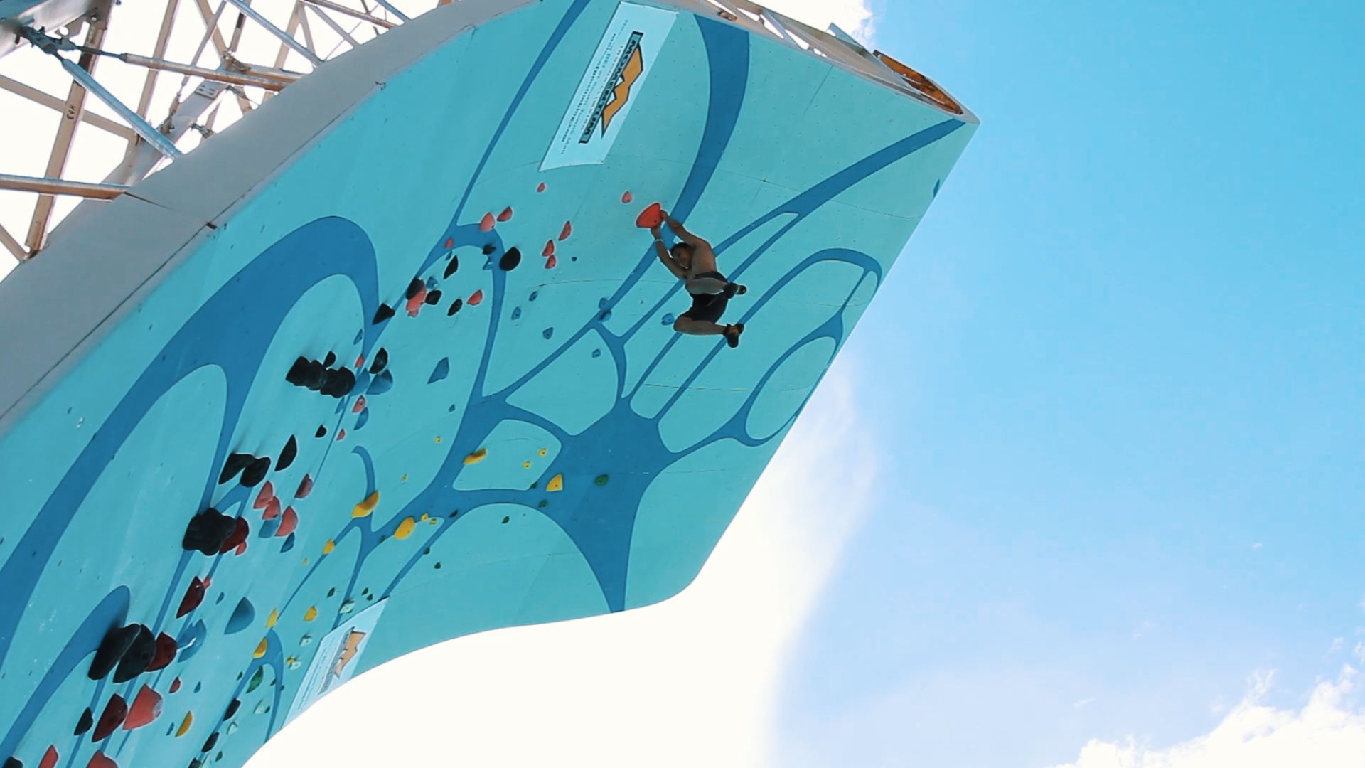 Here's How to "psicobloc" (Deep Water Solo) in Park City, Utah