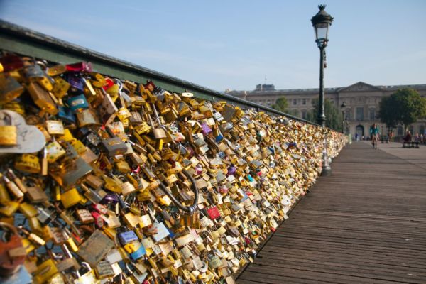 Paris Takes Down Love Locks, Jinxes Thousands of Relationships
