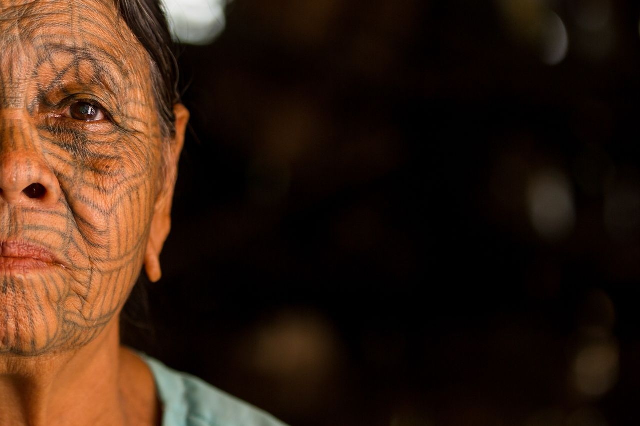Burmese Face Tattoos The last tattooed women of Burma – Laurent Ponce