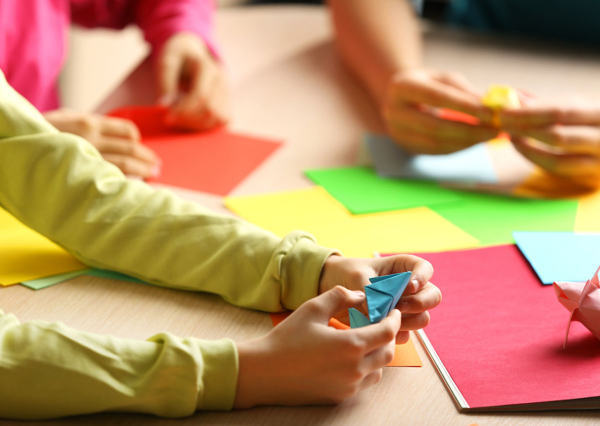 7 Holiday Craft Projects to Do With Kids