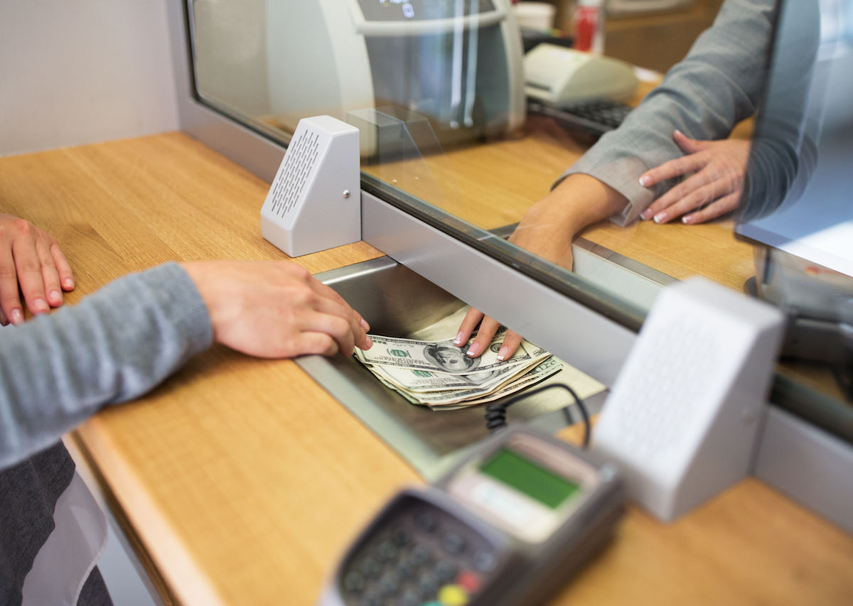 Foreign Currency Tips: Beginner's Guide to Managing Your Money on the Road