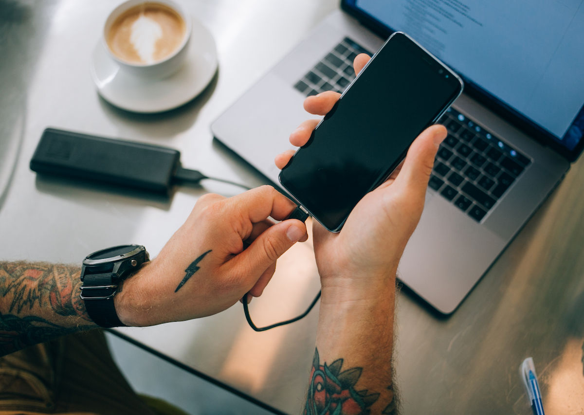 Why Travelers Should Carry an External Charger