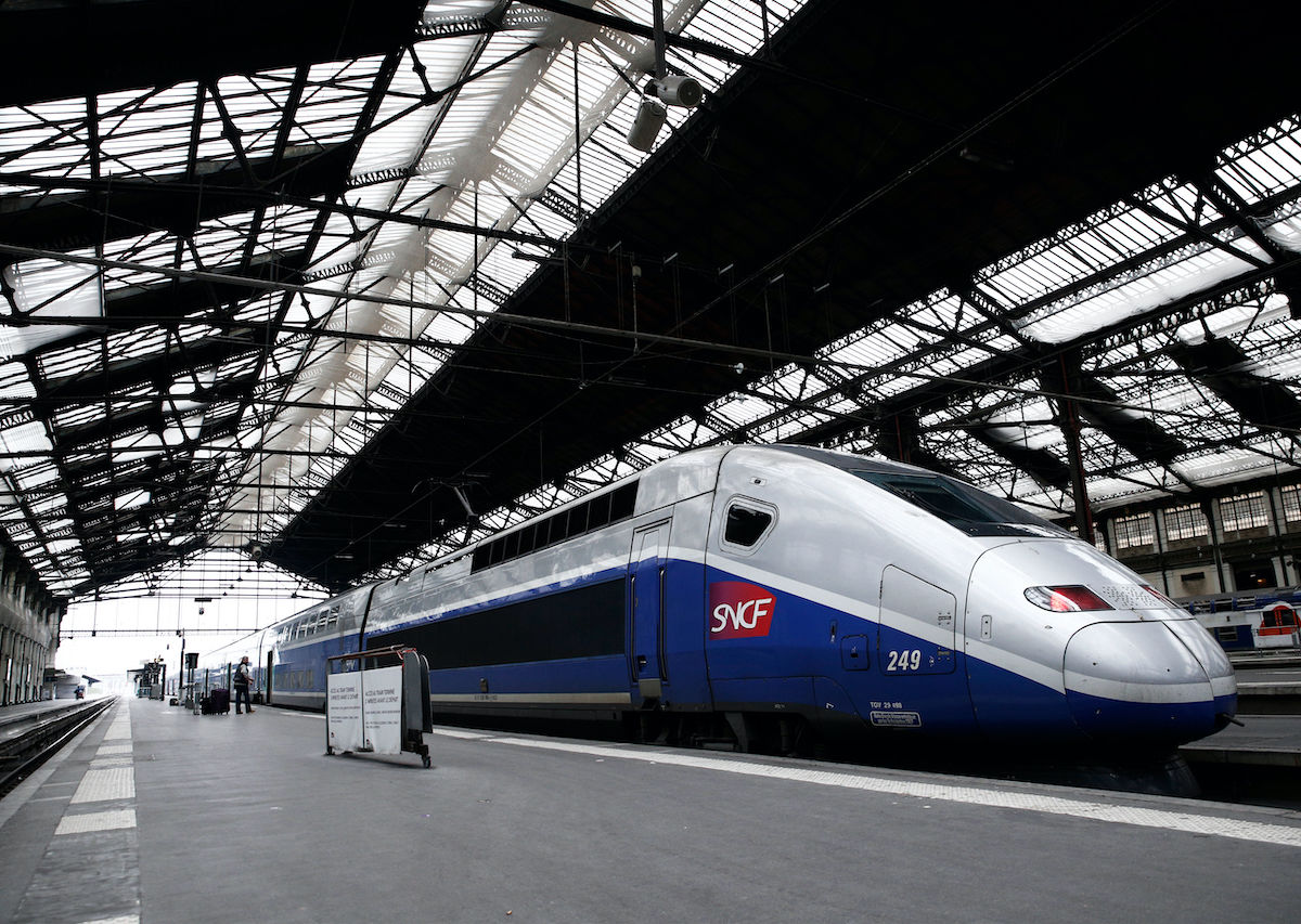 French Train Strikes Creates Chaos for Holiday Travelers