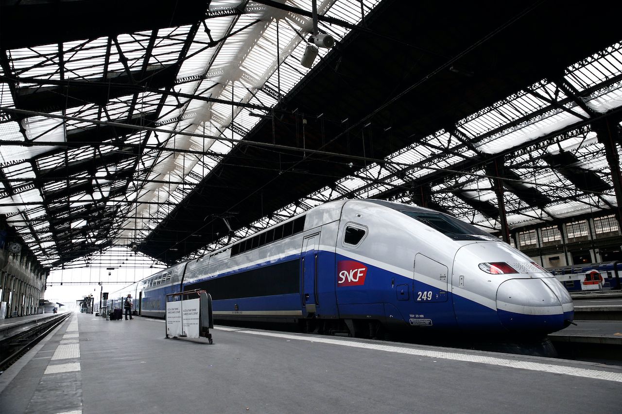 French Train Strikes Creates Chaos for Holiday Travelers
