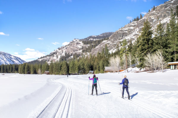 6 Best Trail for Snowshoeing and Cross-Country Skiing in Washington State