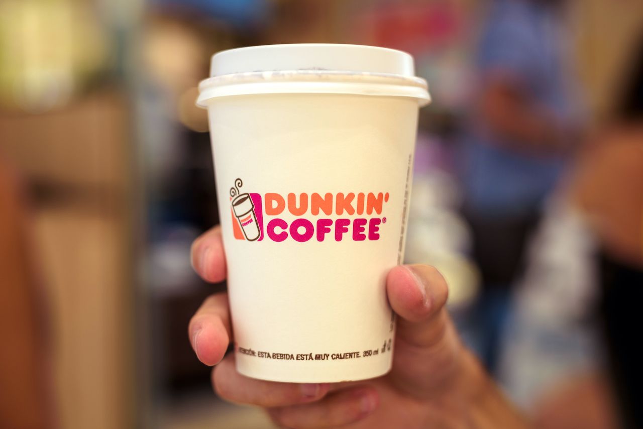 Dunkin’ Donuts Stops Using Styrofoam Cups for Sustainable Paper Ones