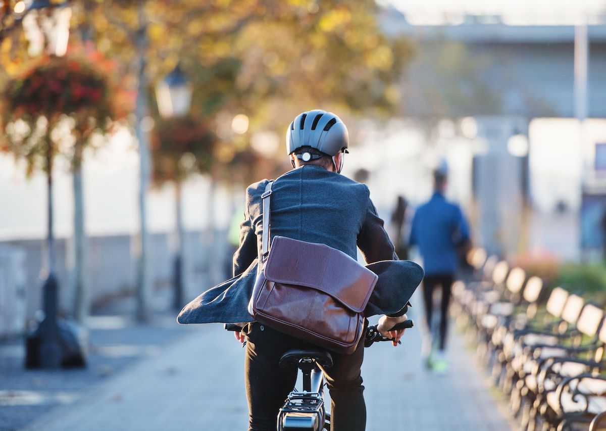 5 Road Biking Safety Tips for Bike Commuters