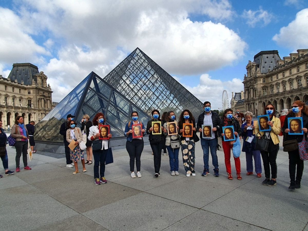 Paris Tour Guides Protest Outside the Louvre