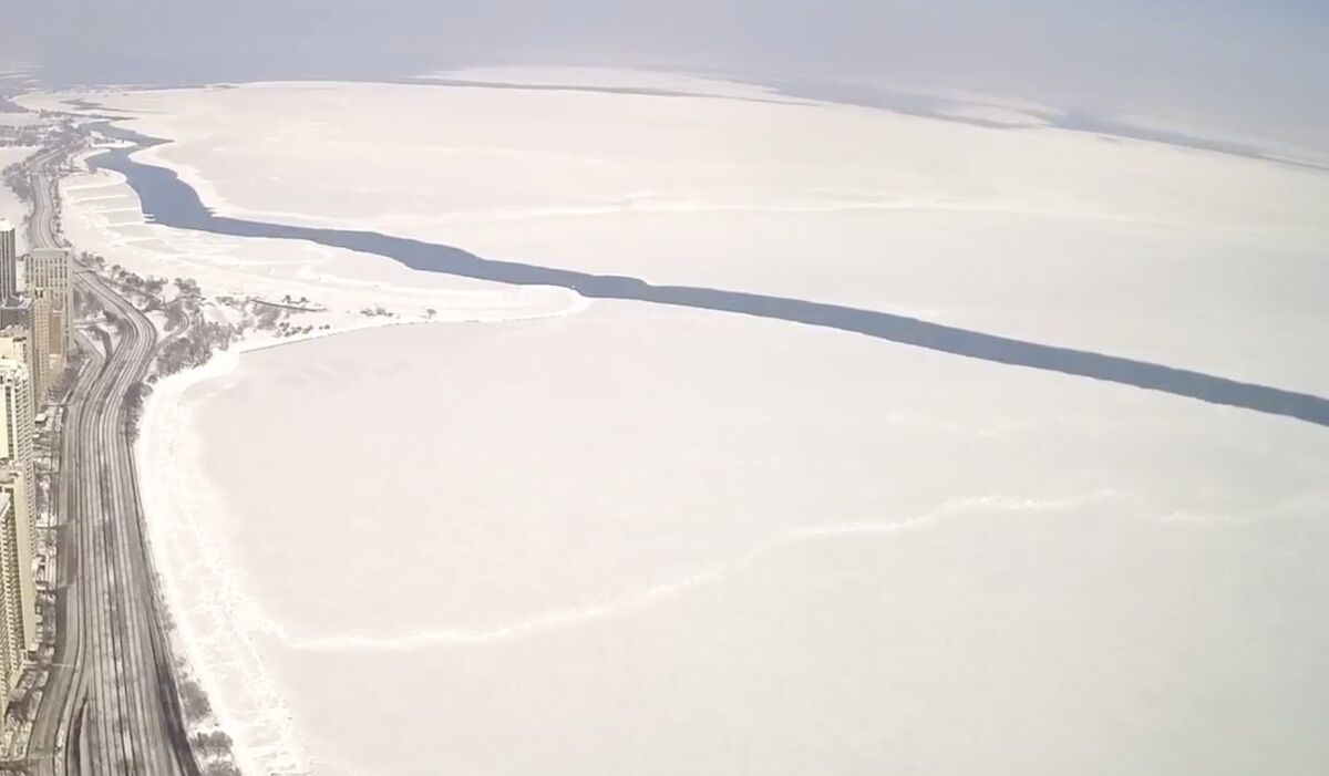 Huge Ice Sheet on Lake Michigan Breaks Away From Shoreline