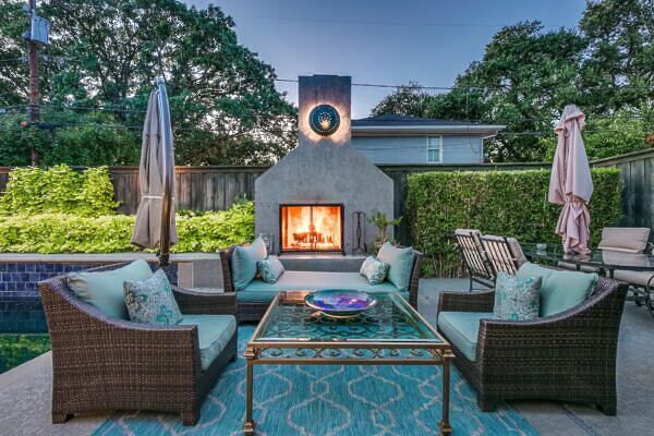 17 Airbnb Dallas Rentals to Experience the Heart of the City