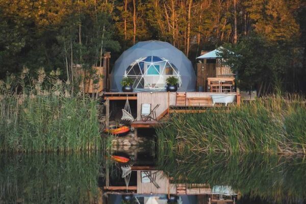 Remote Airbnbs in Wilderness Areas Like Forests, Mountains, and Beaches