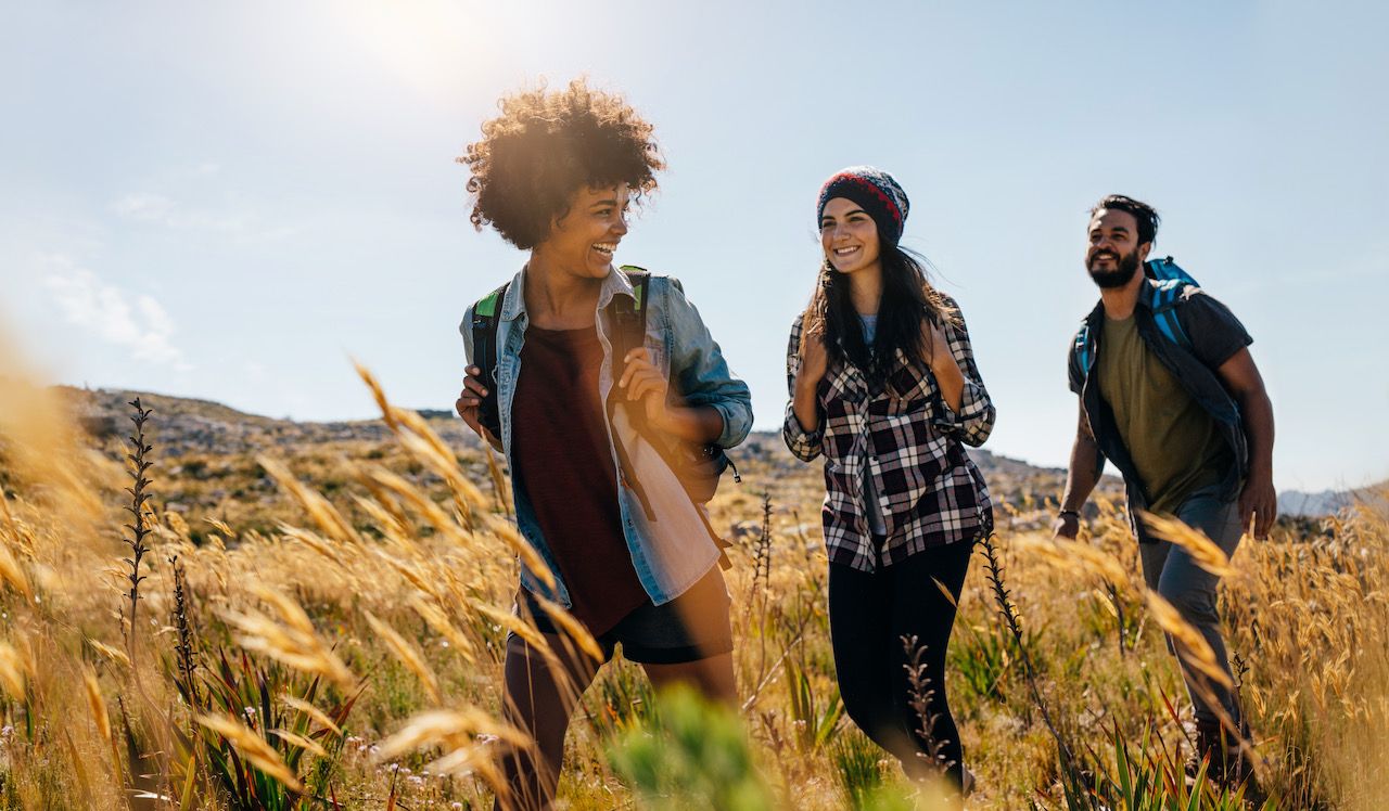 7 Differences Between Normal Friends and the Friends You Make Studying ...