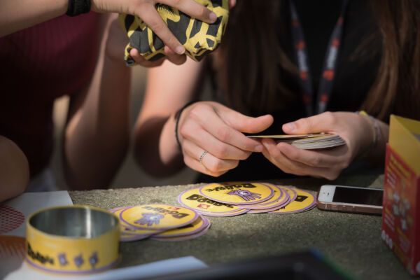 The Best Games To Play On An Airplane the-best-games-to-play-on-an-airplane
