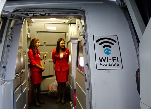 Guide to Airplane Wi-Fi: Costs, Reliability, Safety, and Dos and Don’ts