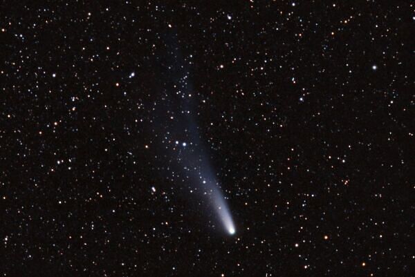 How to See Halley's Comet Remnants in April and May of 2022