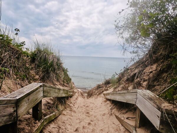 Hikes Near Chicago: 7 Great Trails in and Near the Windy City