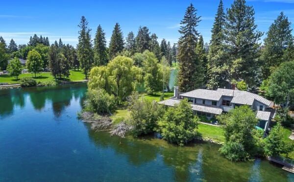 11 Airbnb Bend Oregon Rentals Near Town, Mountains, and Water