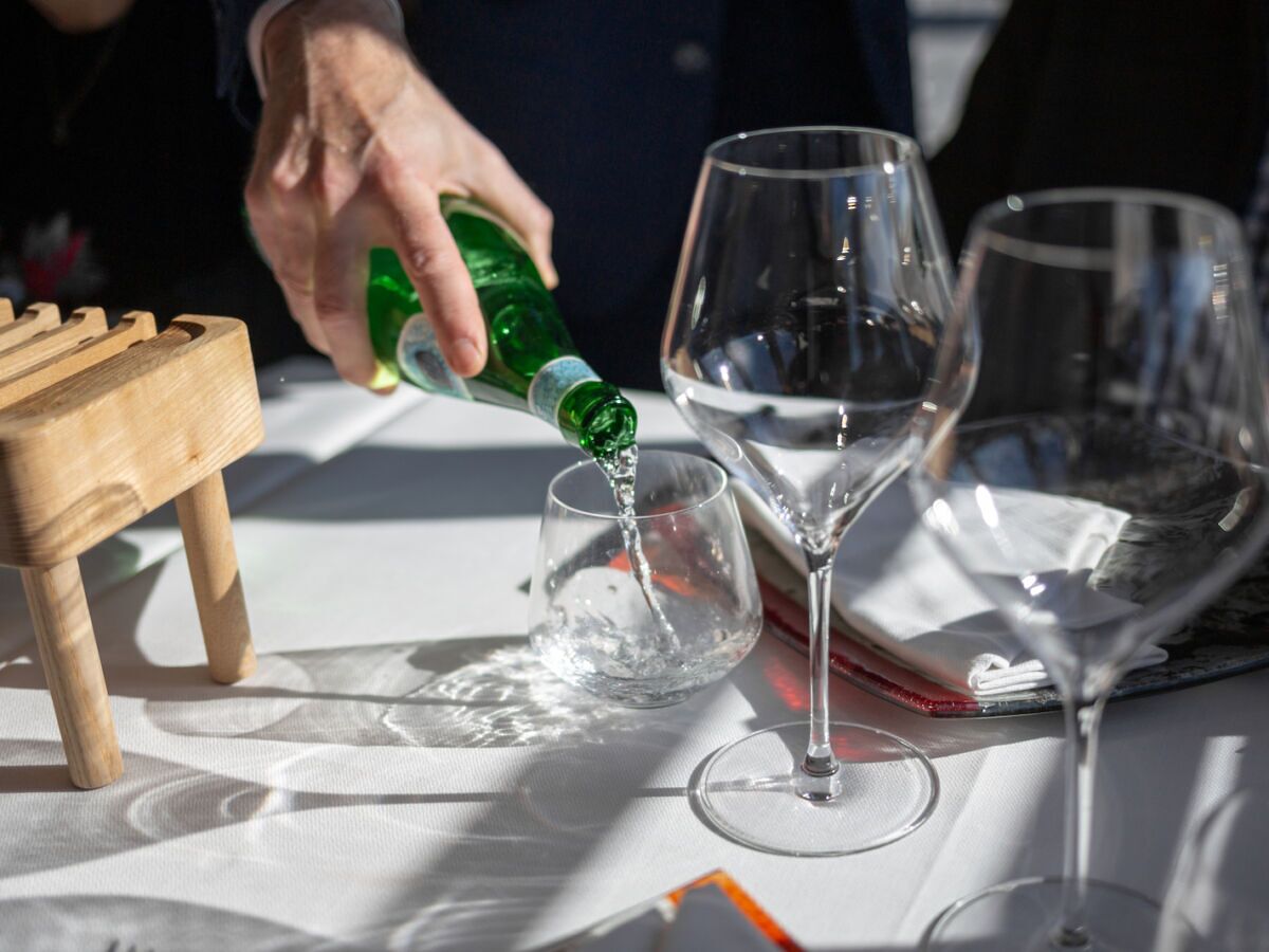 How to Save Money at Restaurants in France