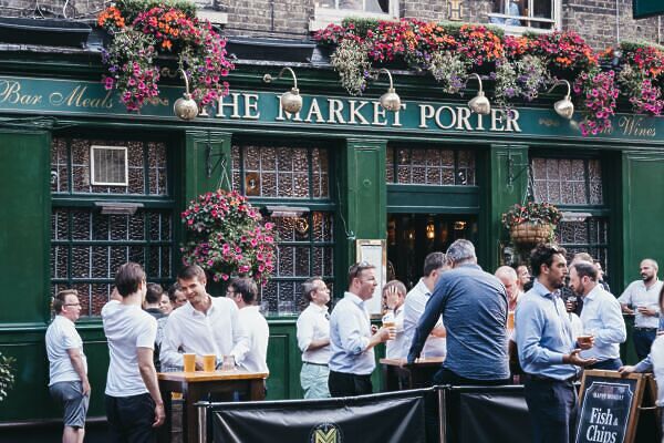 English Pub Rules That Don’t Apply in the US