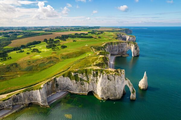 The Etretat Cliffs Are One of Most Beautiful Landscapes in France