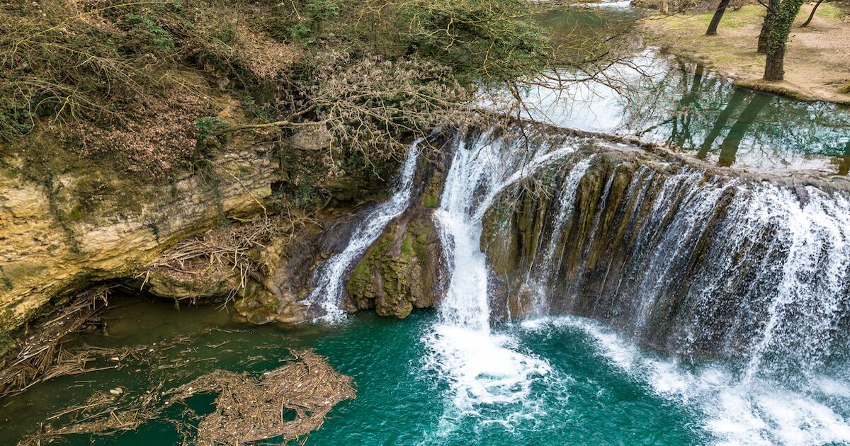 How to Visit the Diborrato Waterfall in Italy