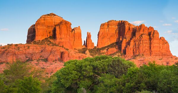 How to Visit the Otherworldly Red Sandstone Formations of Cathedral Rock