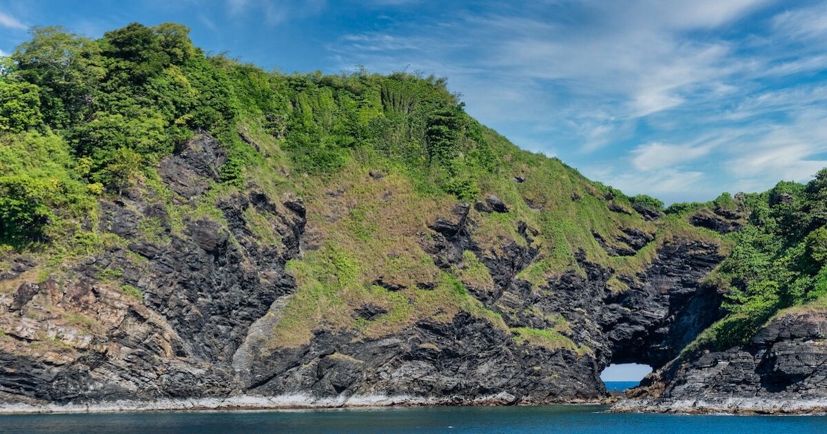 How to Take an Excursion to the Similand Islands, Thailand