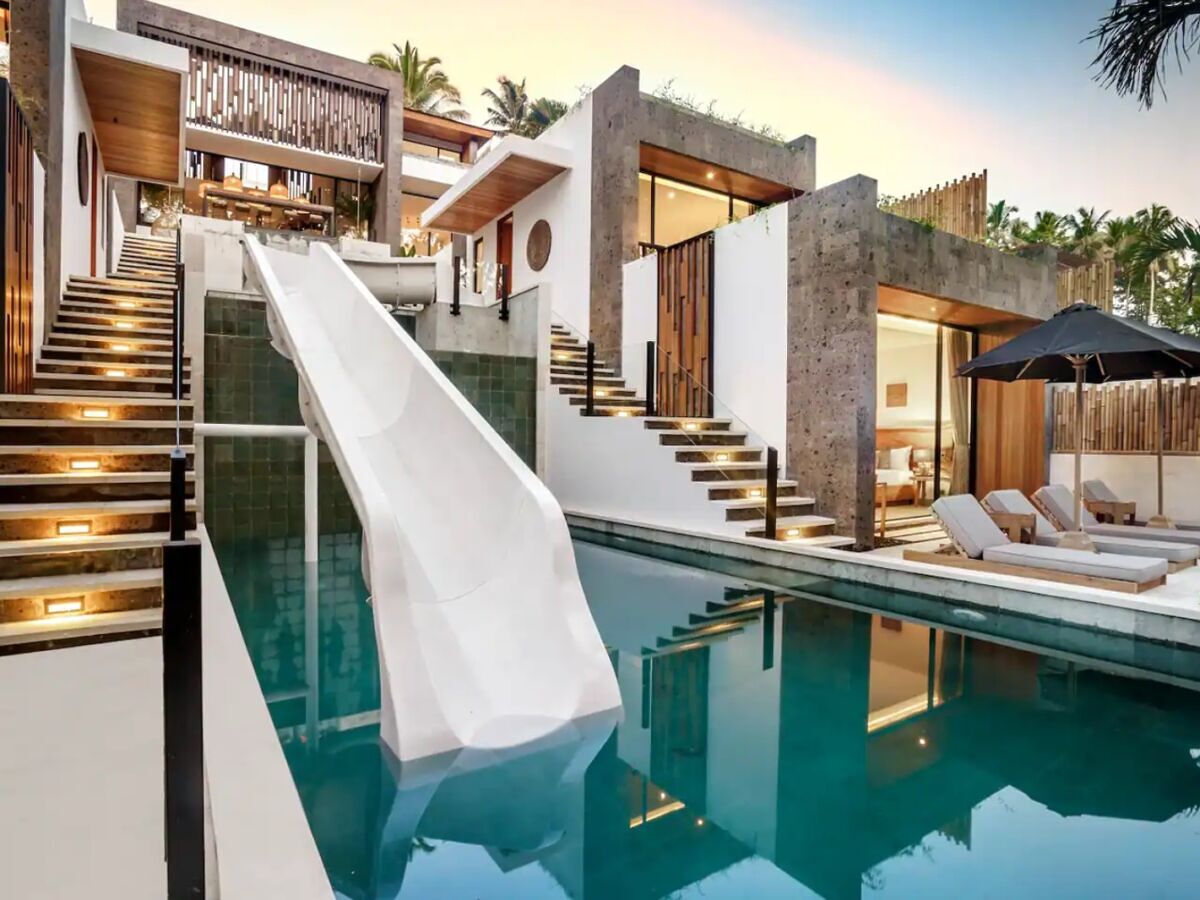 Jungle Views Villa Bali Is an Affordable Mansion for 12 Guests in Ubud