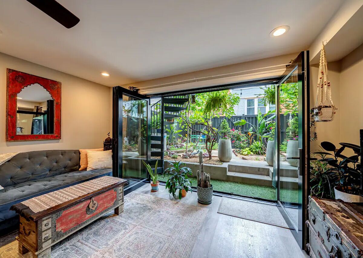 20 Convenient Airbnbs Along Amtrak's Palmetto Route