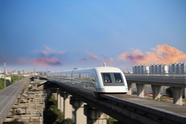 The Shanghai Maglev Train Connects Airport and City at 267.8 MPH
