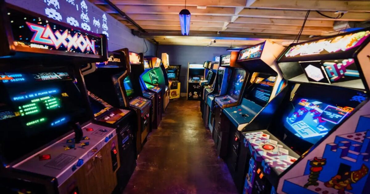 Experience the 80s in This Arcade-Themed North Carolina Airbnb