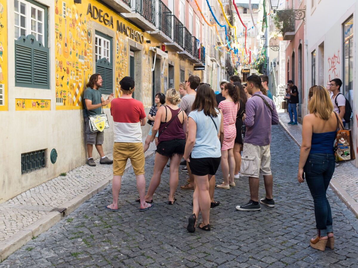 Six Tips for Taking Free Walking Tours and Making Travel Friends