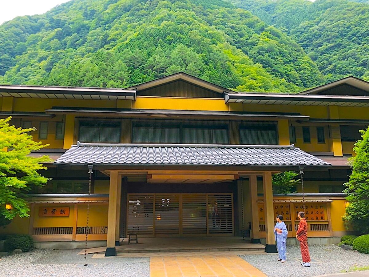 What It's Like to Stay at Nishiyama Onsen Keiunkan, the Oldest Hotel in ...