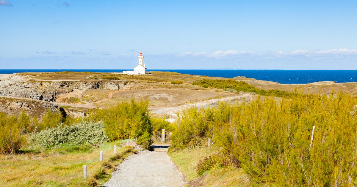 9 French Islands Airbnbs You Need to Book for a Peaceful Vacation