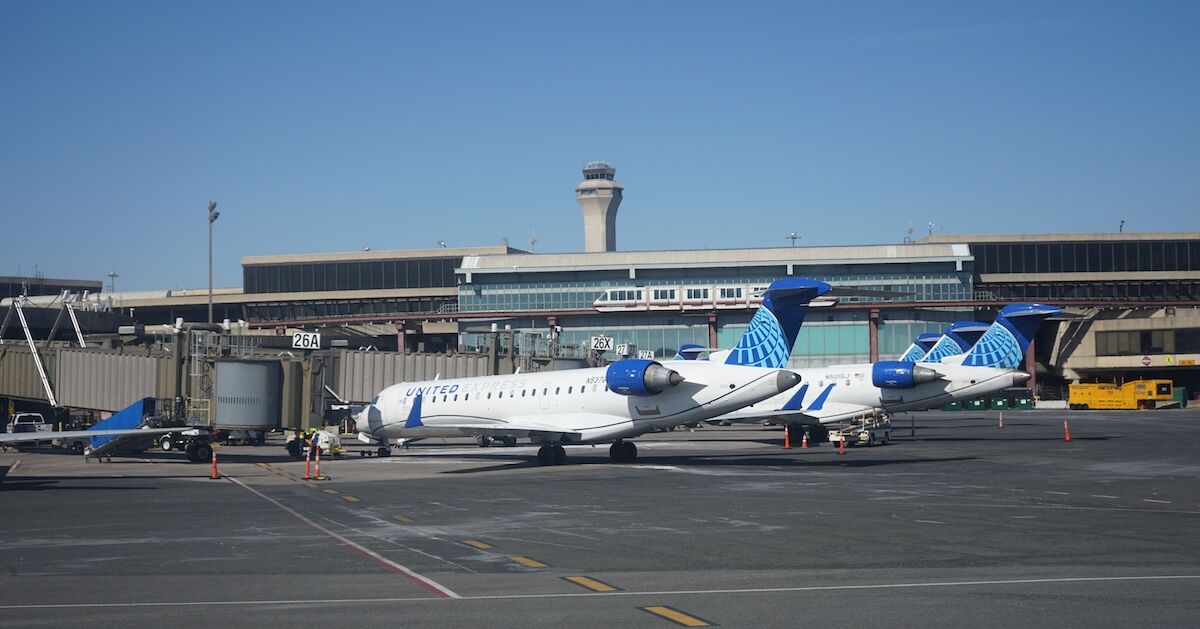 Delta Is Adding Regional CRJ-550s With Walk-Up Bars to Its Fleet