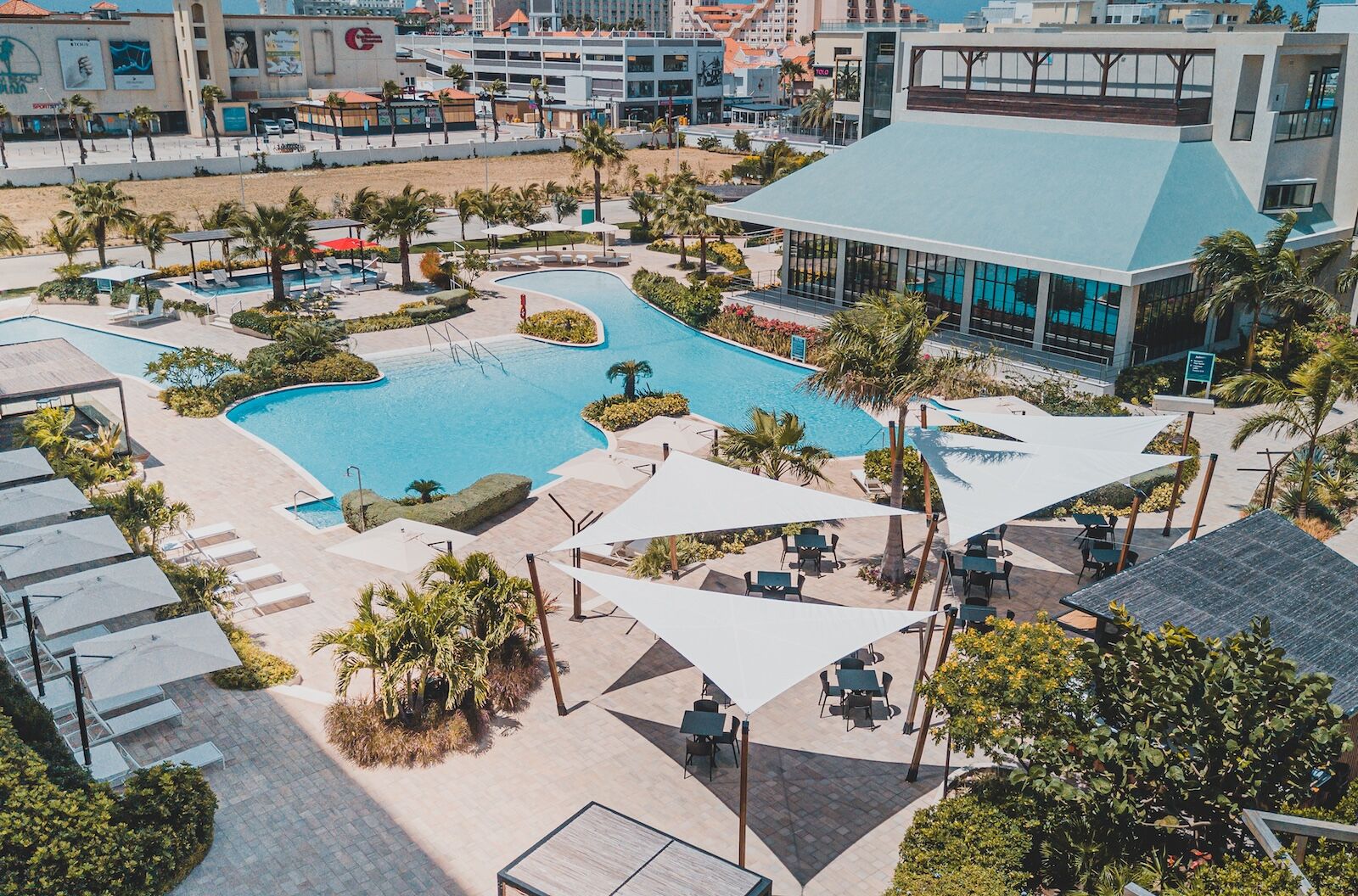 Radisson Blu Aruba Review: a Romantic and Relaxing Retreat