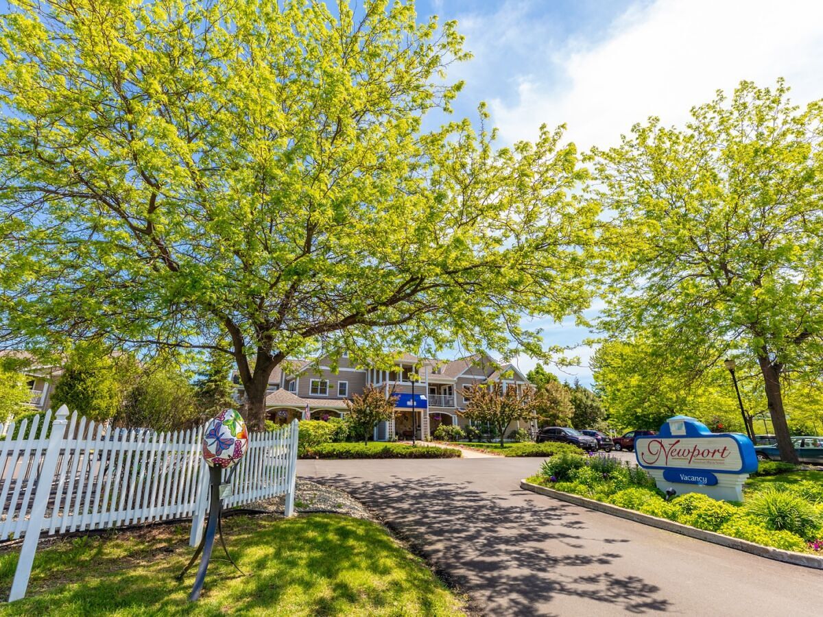 Newport Resort Review: Cozy On-Site Amenities Near Door County’s Top ...