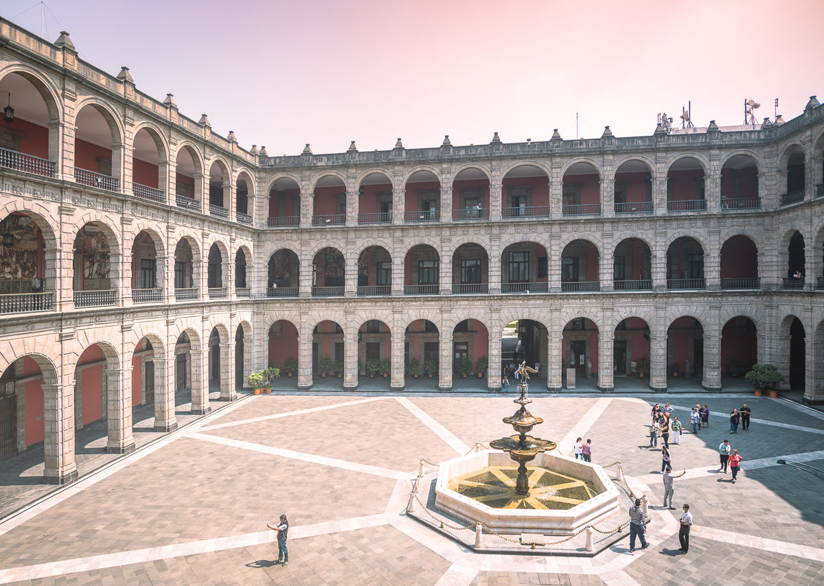 La historia detrás de los Palacios de la Ciudad de México - Matador Español