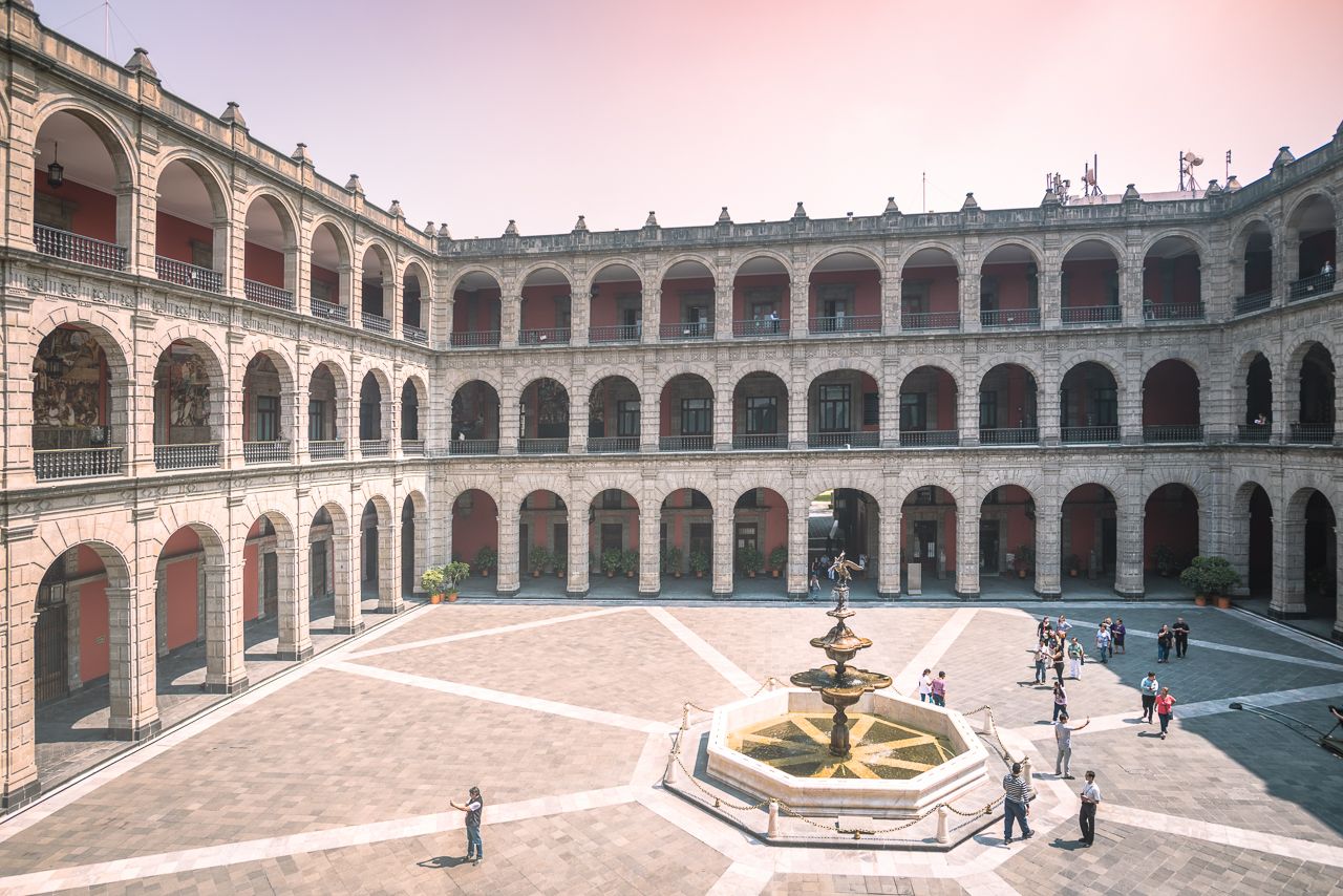 La historia detrás de los Palacios de la Ciudad de México - Matador Español